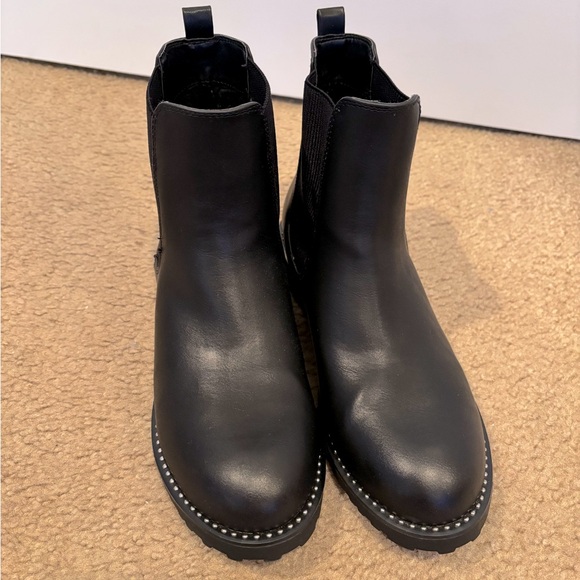 MIA | Shoes | Mia Chelsea Boot Brand New | Poshmark